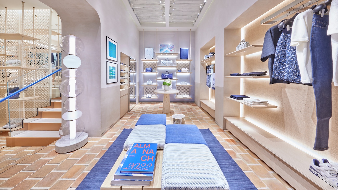 Louis Vuitton Capri Women Store in Capri, Italy | LOUIS VUITTON