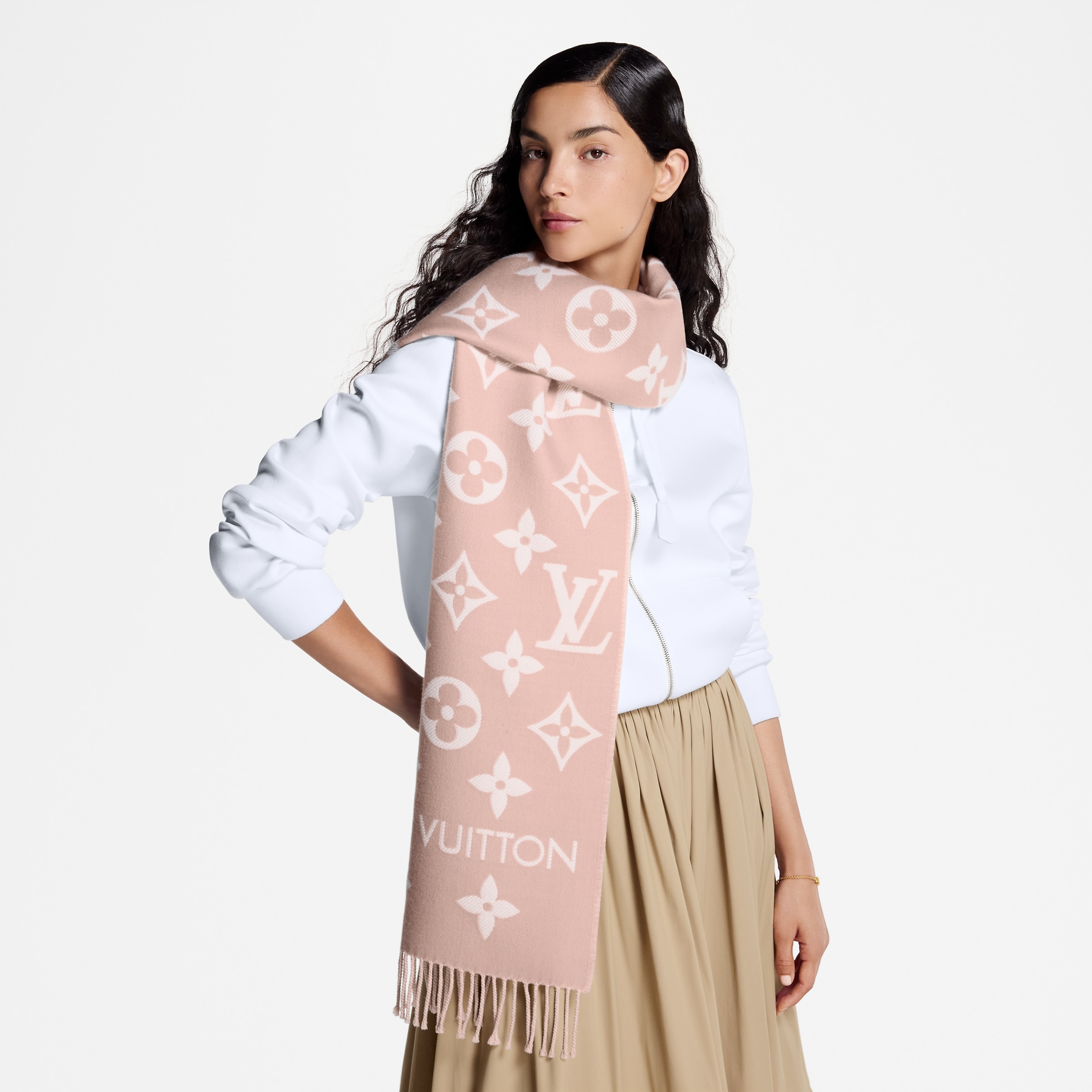 LV Essential scarf . - Accessories | LOUIS VUITTON